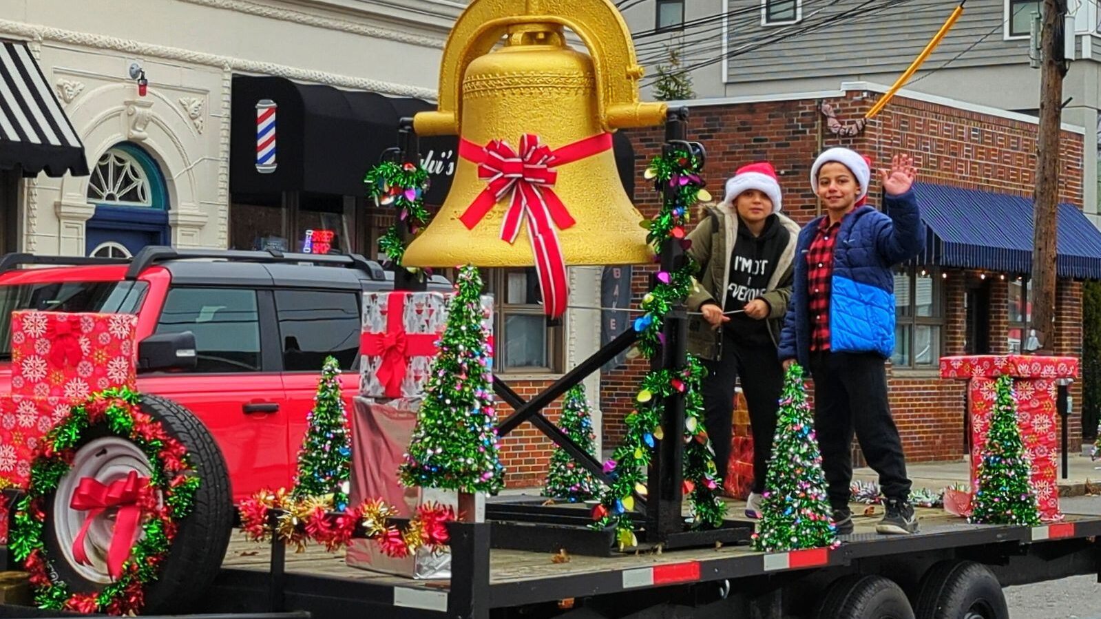 Photos, Video: Nonantum Christmas Parade 2023 - Newton Beacon