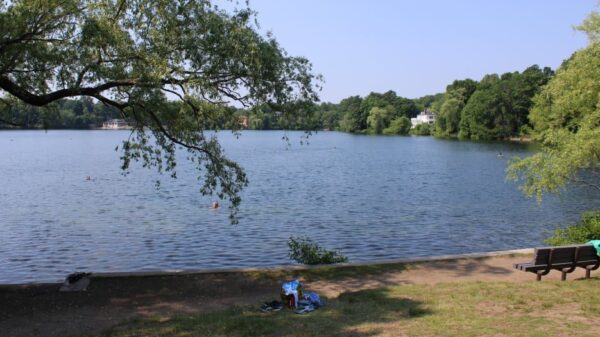 Crystal Lake closed for algae, Gath lap pool closed for broken glass ...
