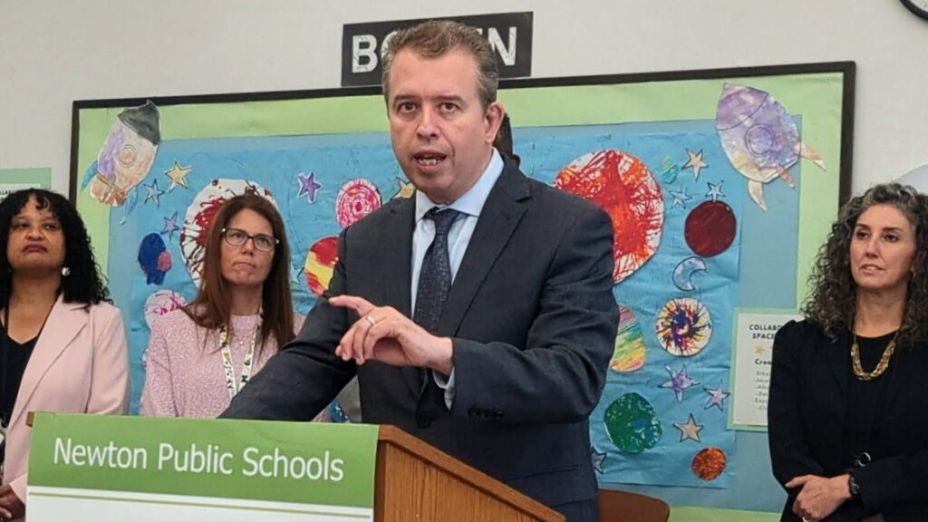 Nolin kicks off school year with DESE commissioner, introduces NPS ...