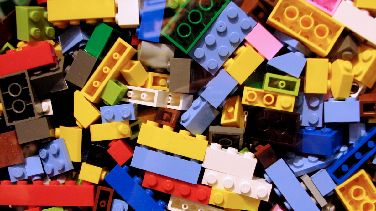 Couple to open Lego franchise Bricks and Minifigs in Newton in March ...