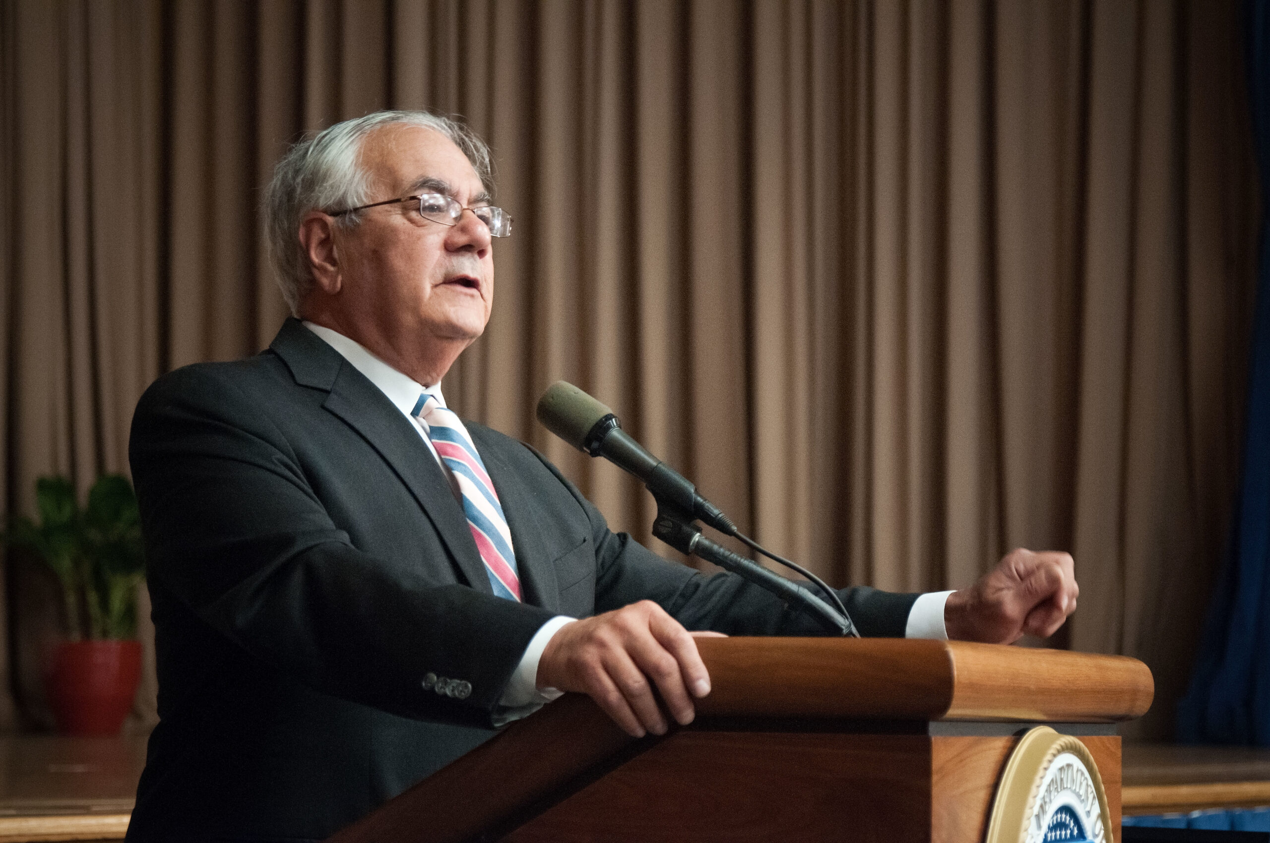 Friends, colleagues remember sharp-tongued congressional icon Barney ...